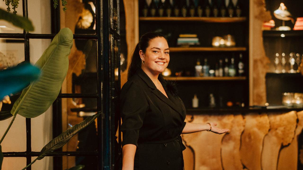 Isabella Boer twijfelt over haar toekomst in De Opvolging - TVgids.nl