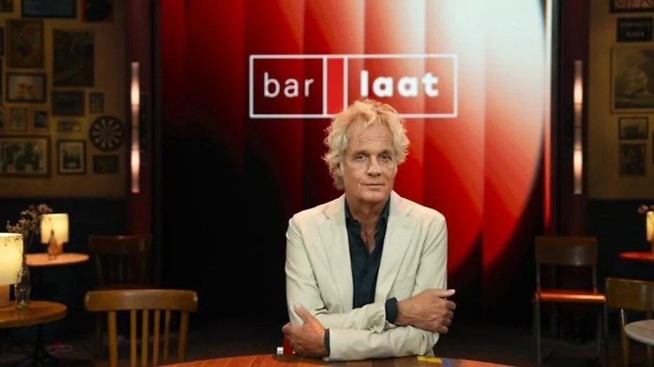 Jeroen Pauw presenteert ingelaste editie Bar Laat - TVgids.nl