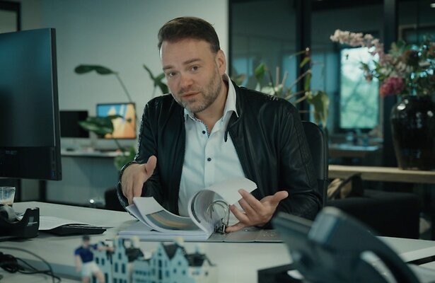 De TV van gisteren: Maarten Steendam trekt met Bizarre Erfenissen veel ...