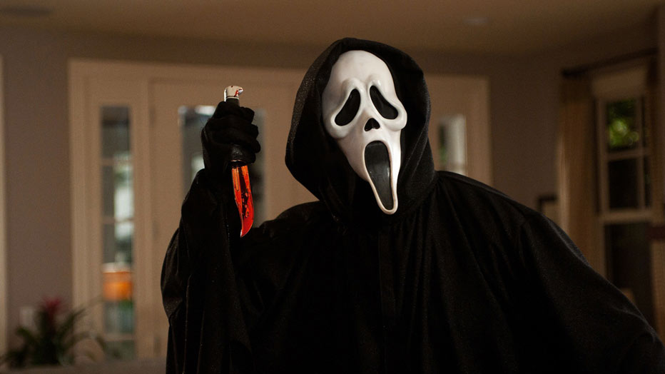 Scream: Seriemoordenaar kent zijn horrorklassiekers - TVgids.nl