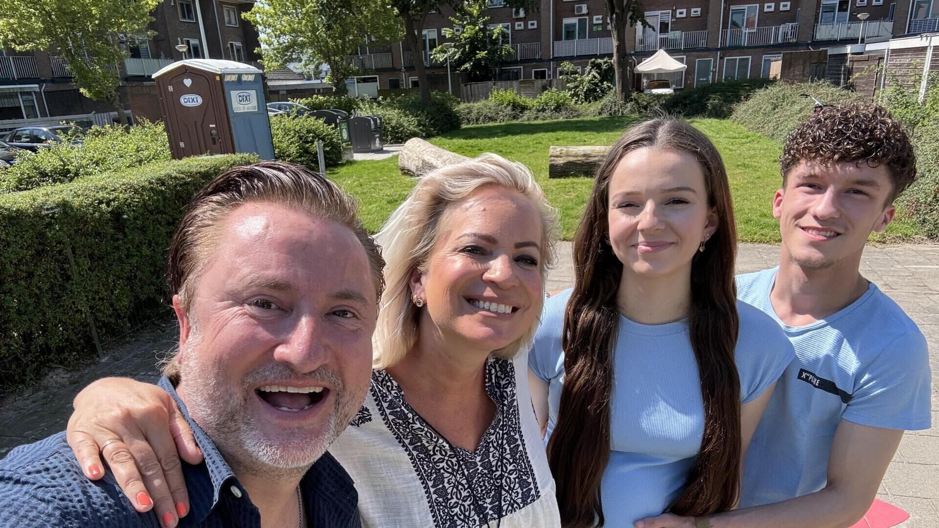 Dennis Weening en zijn vrouw komen een handje helpen in Vier Handen op één Buik - TVgids.nl