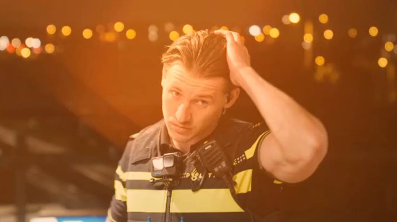 Video: Agent Daan onder de indruk van alle aandacht na eerste ...