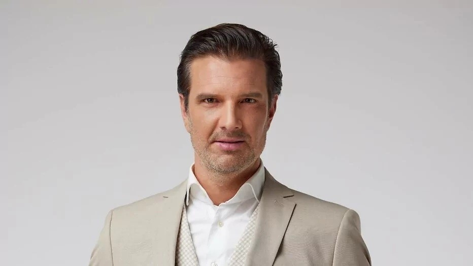 Acteur Bas Muijs gegijzeld en mishandeld eerder dit jaar - TVgids.nl