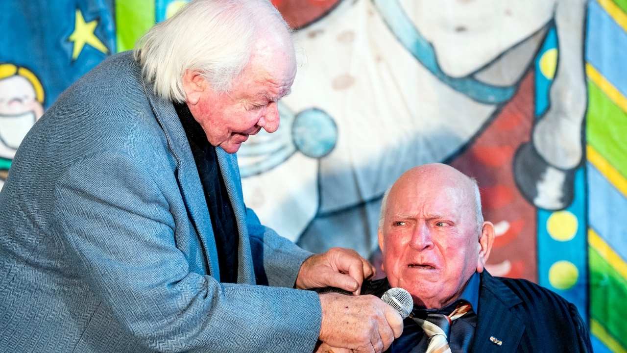 Hoe gaat het met Bas van Toor (Clown Bassie)? - TVgids.nl