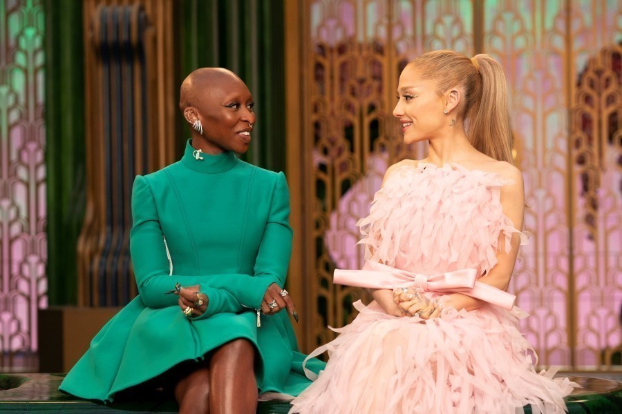 Defying Gravity: The Curtain Rises On Wicked (Informatief, Muziek ...