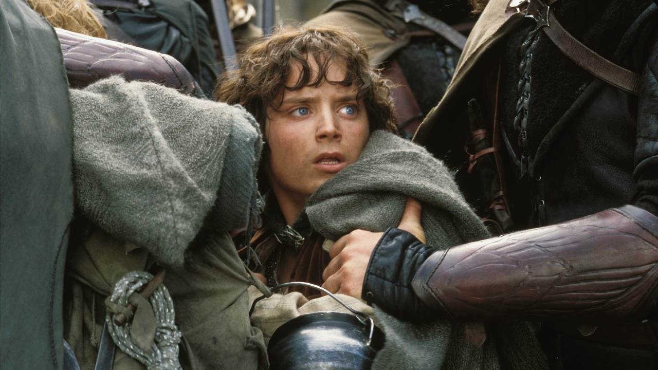 Frodo stapt stevig door in The Lord of the Rings: The Two Towers ...