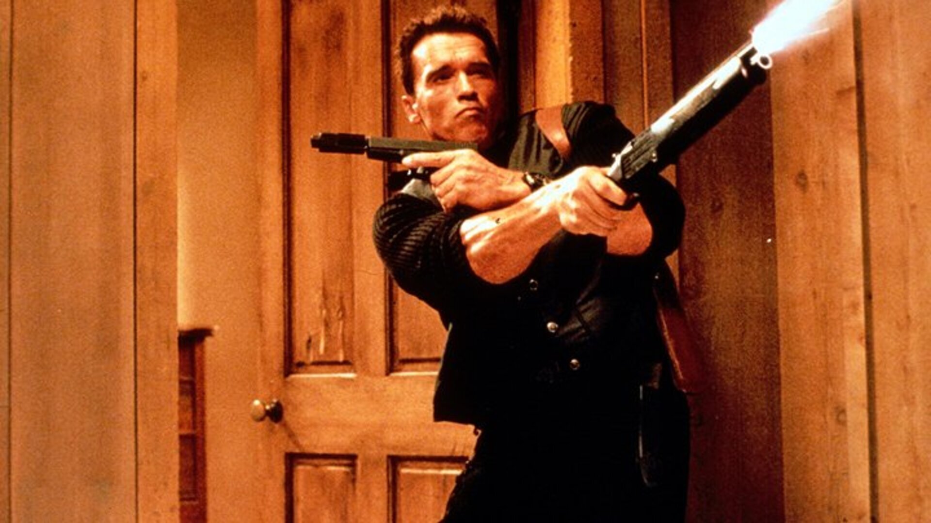 Arnold Schwarzenegger gumt je verleden uit in Eraser - TVgids.nl