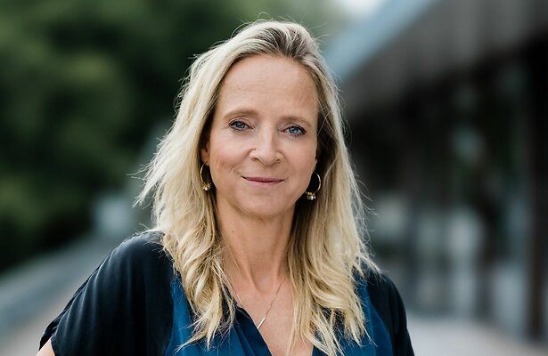 Floortje Dessing deelt update: 'Uit beeld vanwege ziekte maar ik kom terug' - TVgids.nl