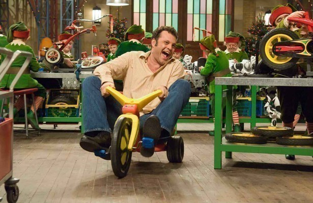 Vince Vaughn heeft een hekel aan kerst in Fred Claus - TVgids.nl