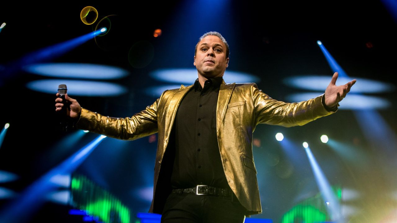 Frans Bauer zet de boel op stelten tijdens Muziekfeest op het Plein in ...