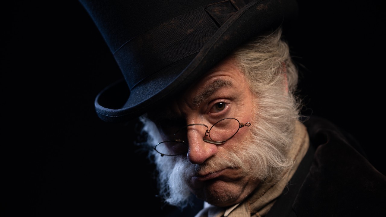 André van Duin en Janny van der Heijden te zien in Scrooge Live - TVgids.nl