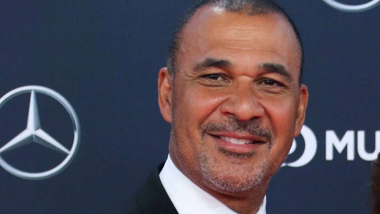 Ruud Gullit reikt prijs uit op het Gouden Televizier-Ring Gala - TVgids.nl