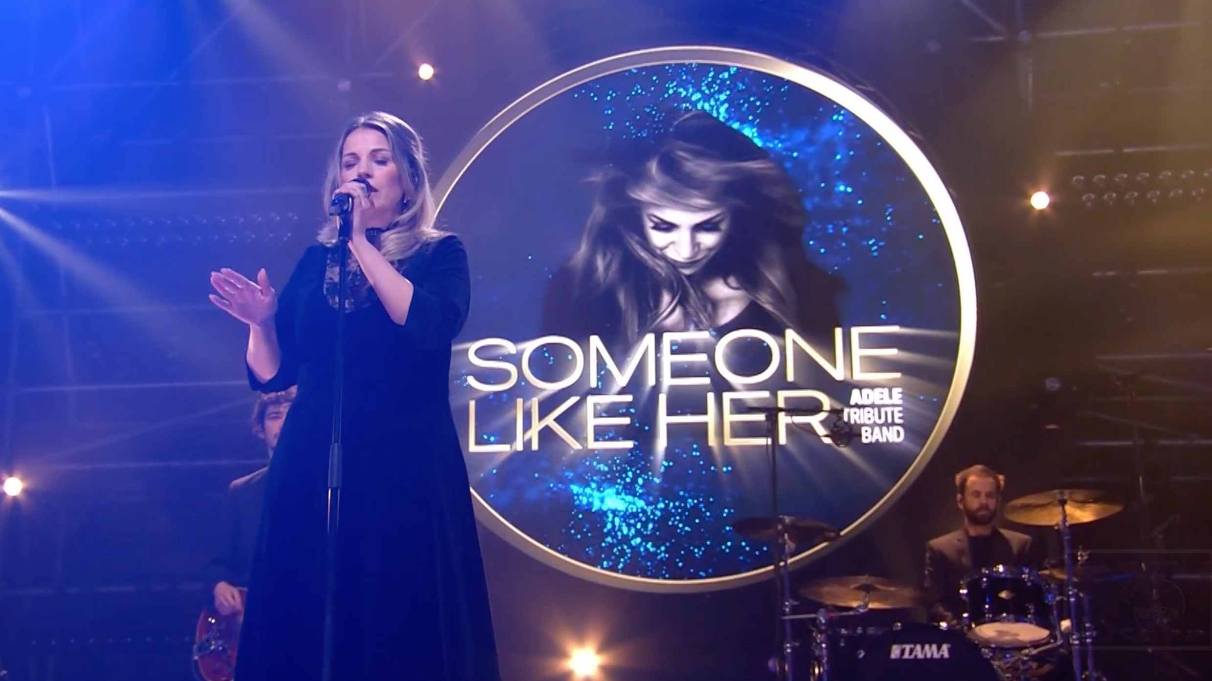 Someone Like Her (Adele) ontroert met 'Hello' in The Tribute: Battle of the Bands (video ...