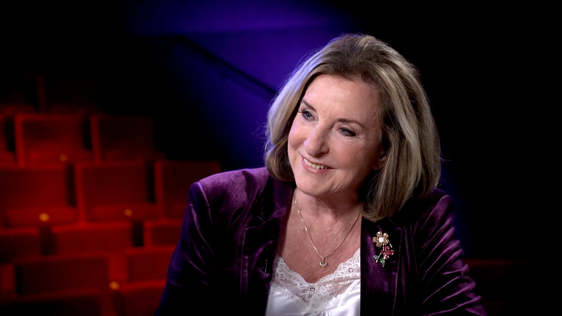 Catherine Keyl krijgt de spotlights op zich gericht in TV Monument - TVgids.nl