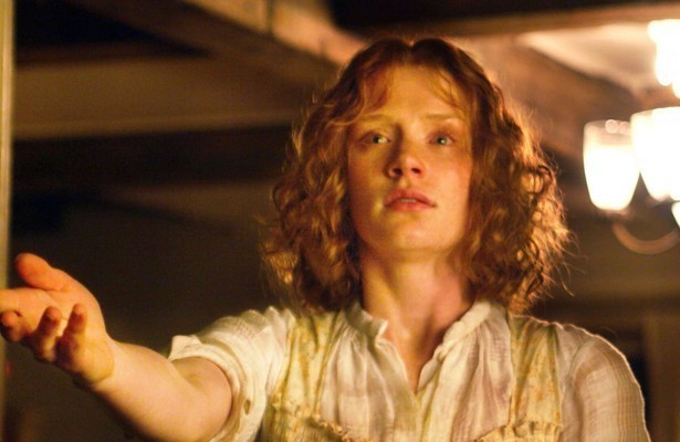 Bryce Dallas Howard moet haar leven op het spel zetten in The Village ...