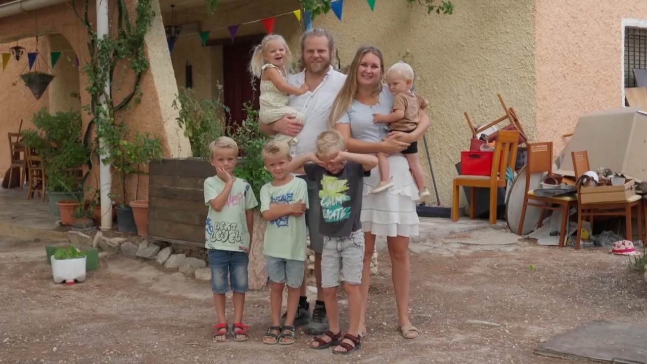 Een Huis Vol Emigreert introduceert een nieuwe familie - TVgids.nl