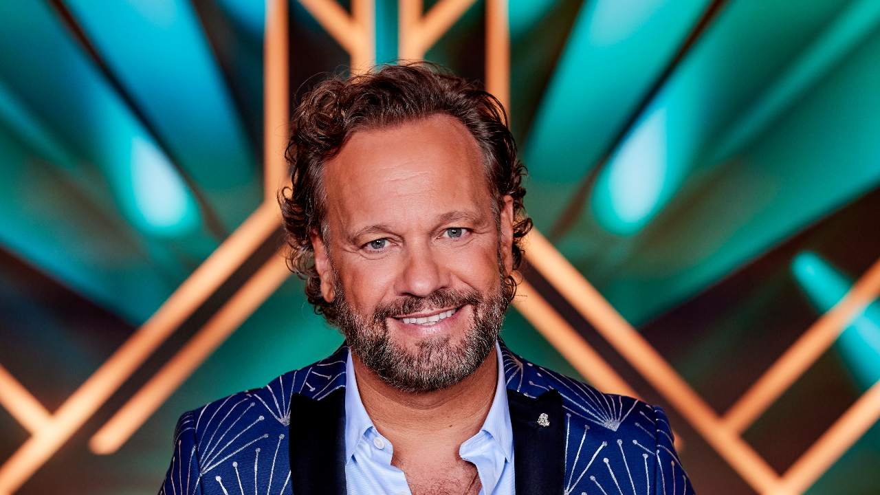 Carlo Boszhard licht tipje van de sluier op over The Masked Singer 2022 - TVgids.nl