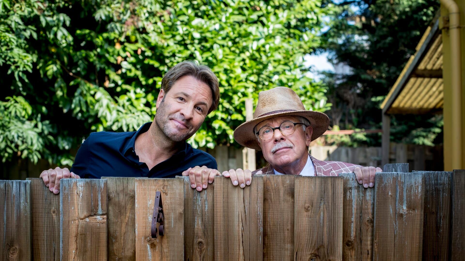 Viktor Brand zoekt de ruziënde Corry en Yolanda weer op in Capelle aan ...