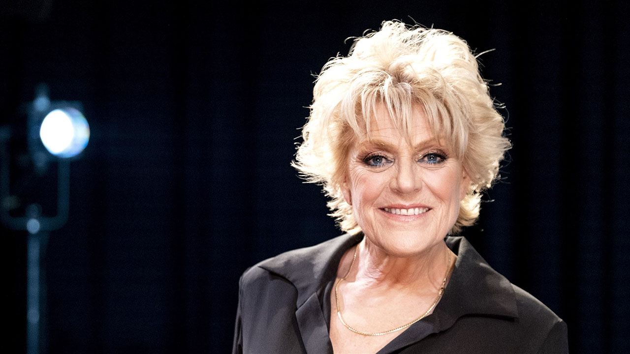 Art Rooijakkers gaat op bezoek bij grande dame Simone Kleinsma - TVgids.nl