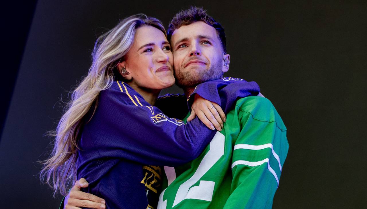 Video: Shownieuws-tafel reageert op comeback van Suzan en Freek - TVgids.nl