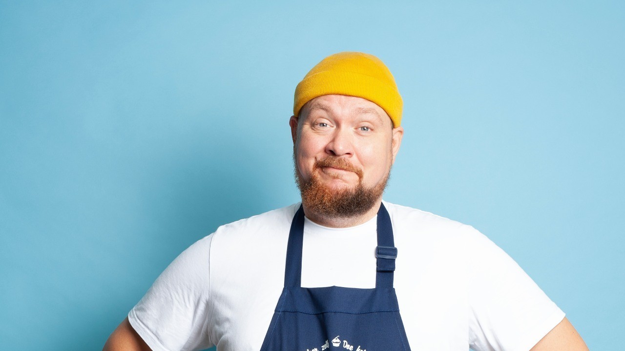 Nick Toet maakt zijn debuut als presentator van Taarten van Babel ...