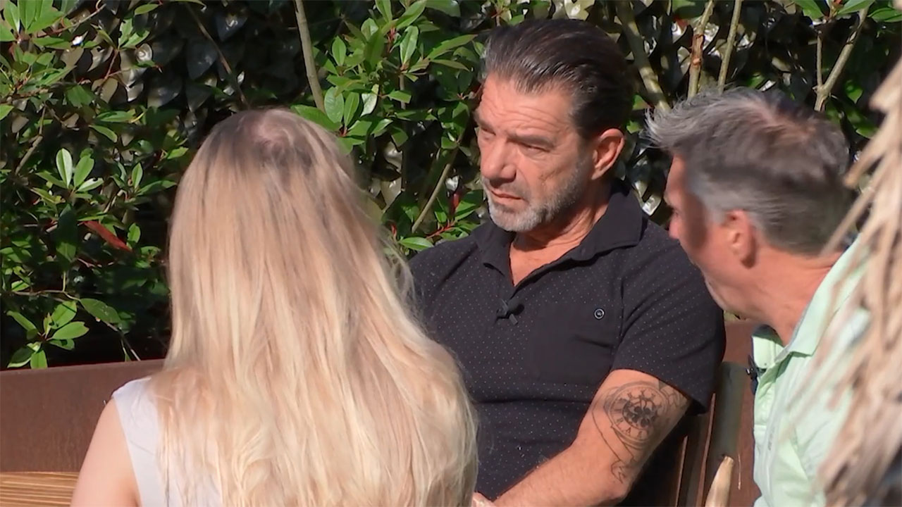 Video: Robert krijgt een onaangename verrassing in De Bondgenoten - TVgids.nl