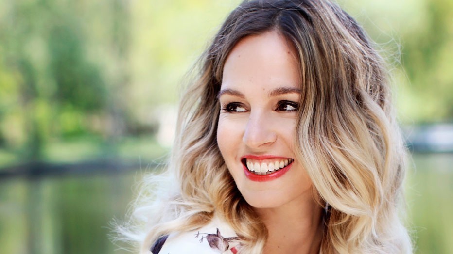 Zangeres Krystl vindt liefde via programma Sophie Hilbrand - TVgids.nl