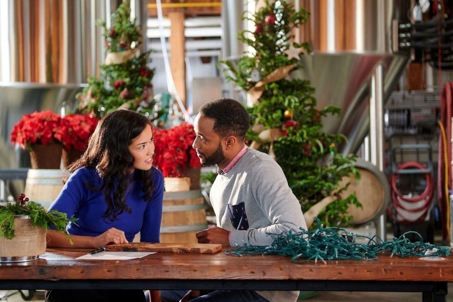 Saying Yes to Christmas (Film, Kerst, 2021) kijken - TVgids.nl