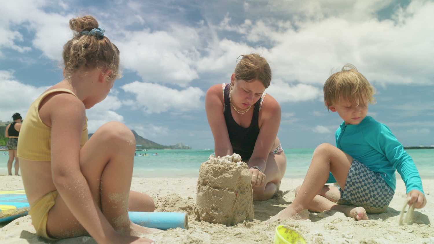 De TV van gisteren: Au Pairs verbaast kijkers: 'Nederlandse opvoeding ...