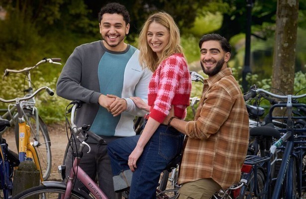 Laura is ontstemd over actie van Suus in Dertigers - TVgids.nl