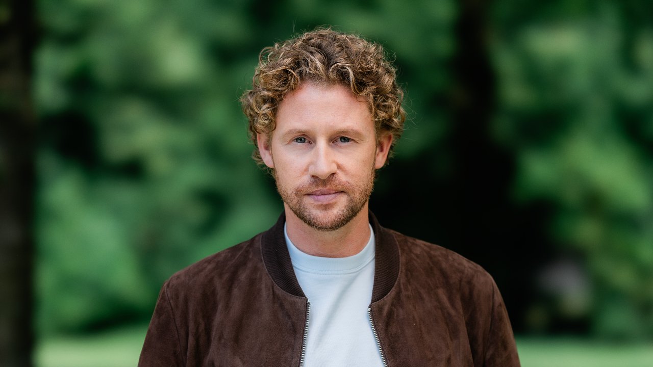 Ewout Genemans enorm onder de indruk van nieuw seizoen De Jeugdkliniek: ‘De jongeren zijn zo ...