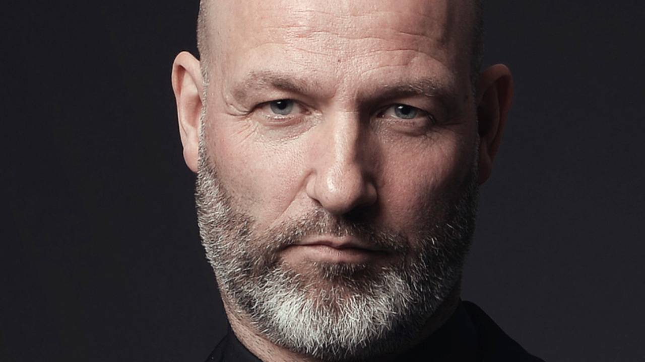 Eddy Zoëy bezoekt het Daan Theeuwes Centrum in een nieuw seizoen Five Days Inside - TVgids.nl