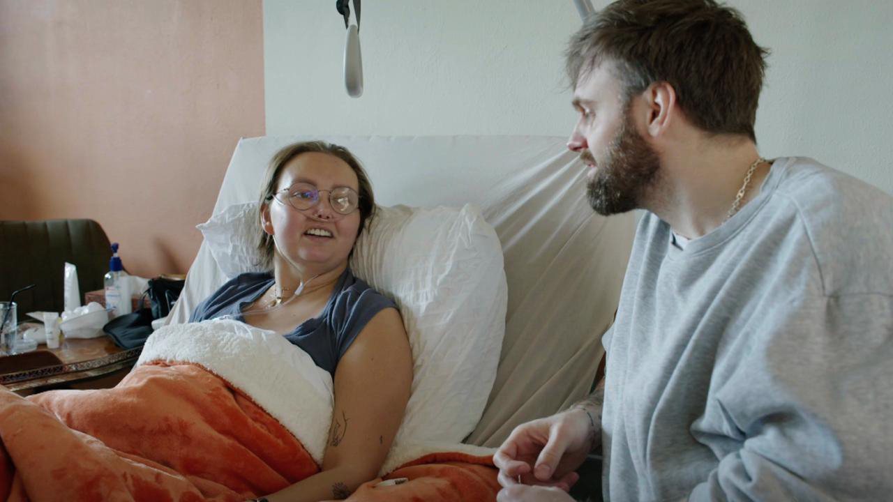 Tim Hofman voert laatste gesprek met Eva Hermans-Kroot: 'Ik wil nog zo graag' - TVgids.nl