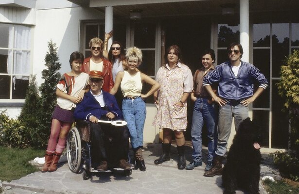 Opnames spin-off Flodders in september van start in vertrouwde villawijk - TVgids.nl