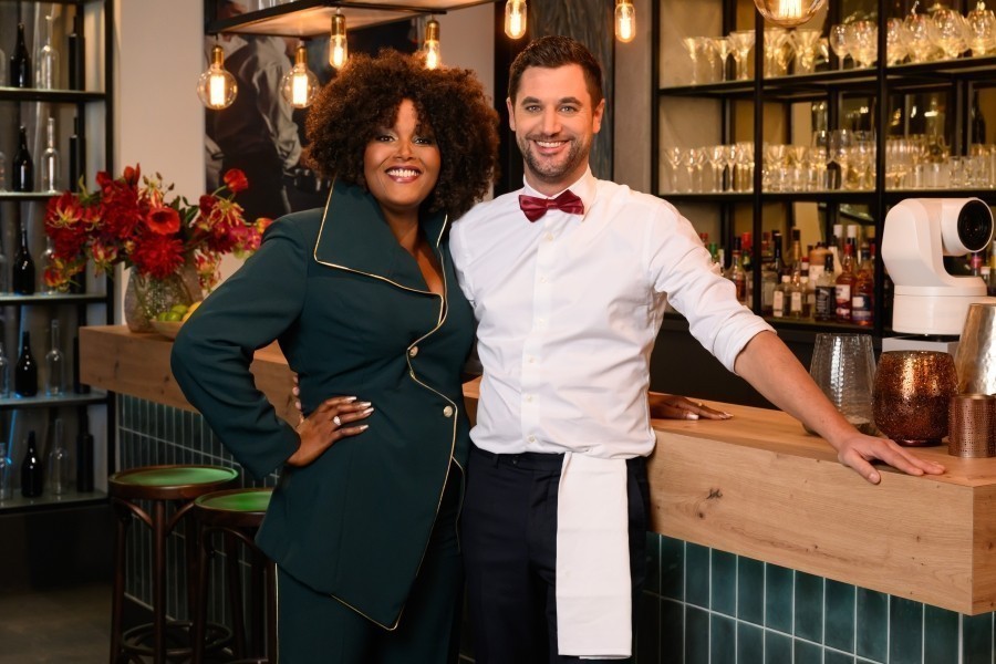 First Dates UK (Amusement, Dating) kijken - TVgids.nl