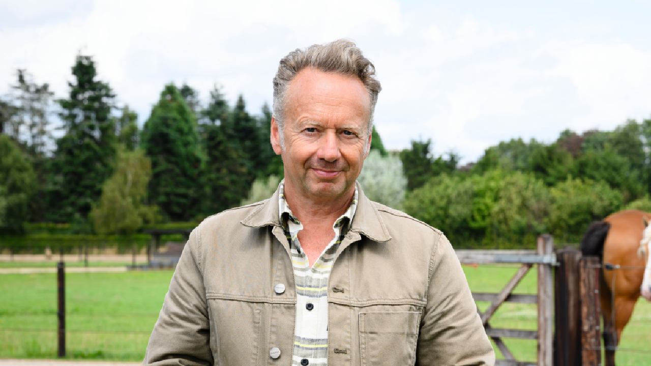 Joris Linssen over 'het hartverwarmende' Out of Office: 'Ook ik heb ervan geleerd' - TVgids.nl