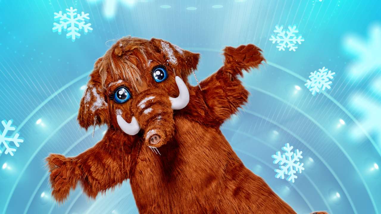 Wie vermomt zich als De Mammoet in The Masked Singer 2024? - TVgids.nl