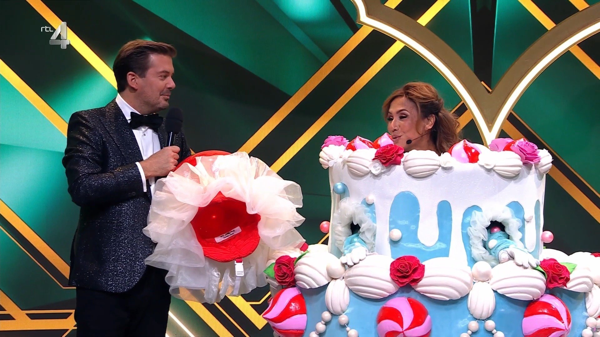 Zien: Zo transformeerde Patty Brard in de Taart bij The Masked Singer ...