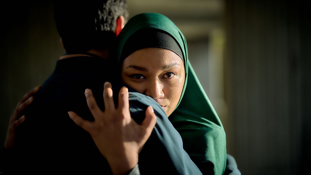 Zien: de trailer van de nieuwe Nederlandse dramaserie Laura H - TVgids.nl