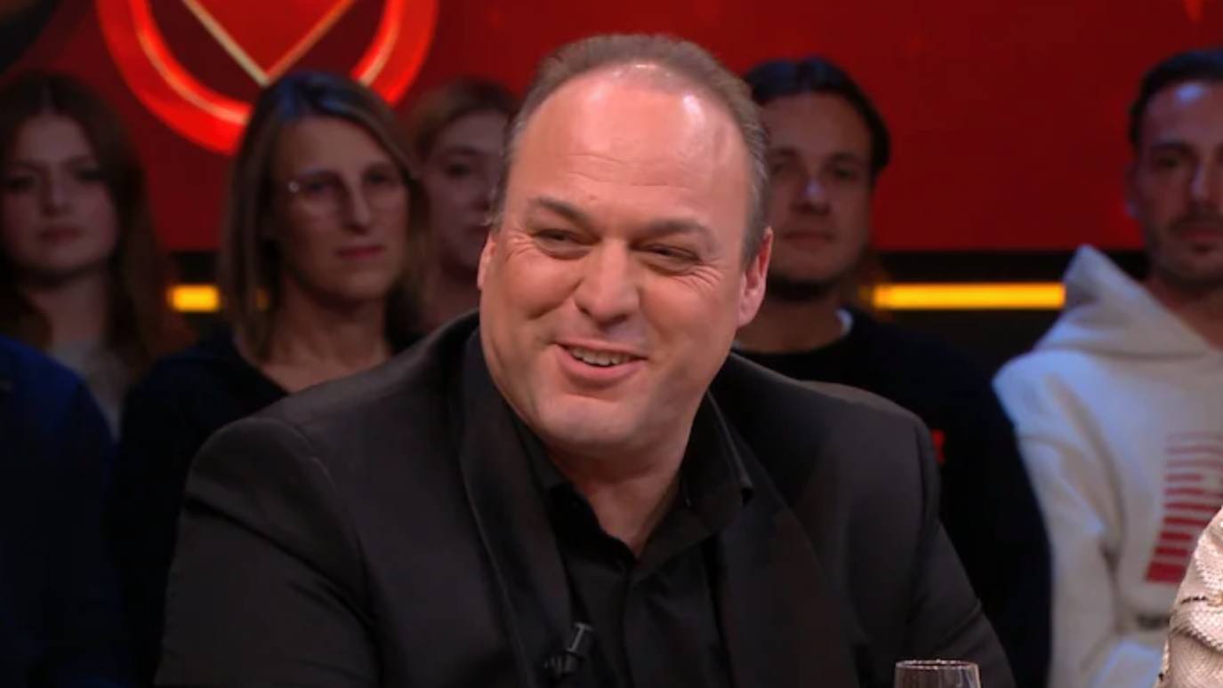 Video: Frans Bauer blikt terug op optreden bij All You Need Is Love in 1992: 'Niet trots op ...