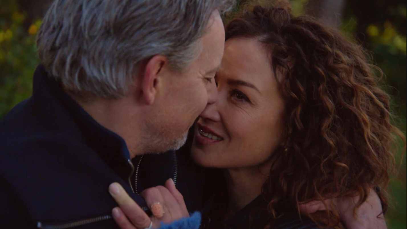 Emotioneel vertrek in GTST: Jessica (Katja Schuurman) neemt afscheid van Julian - TVgids.nl