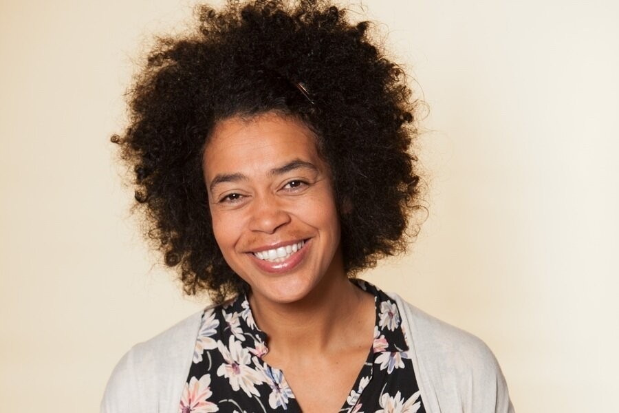 Iris blijft zoeken naar haar biologische vader in Spoorloos - TVgids.nl