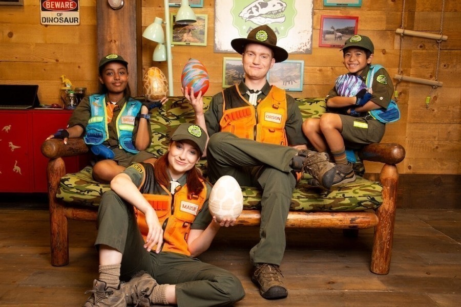 T-Rex Ranch (Serie, Familie) kijken - TVgids.nl