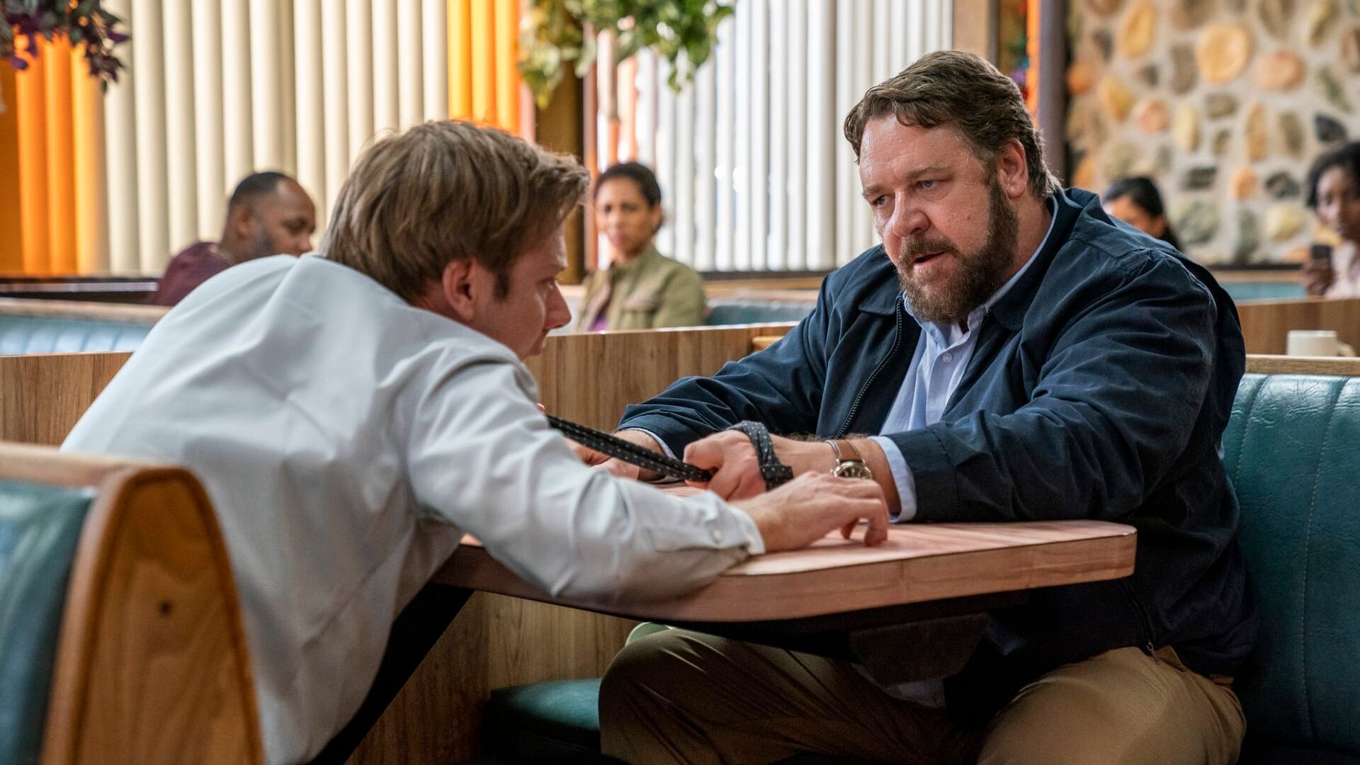 Russell Crowe neemt geen blad voor de mond in Unhinged - TVgids.nl