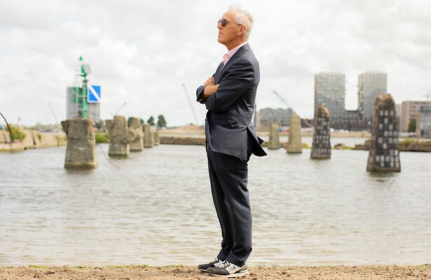 Journalist Derk Sauer (72) overleden aan gevolgen van zeilongeluk ...
