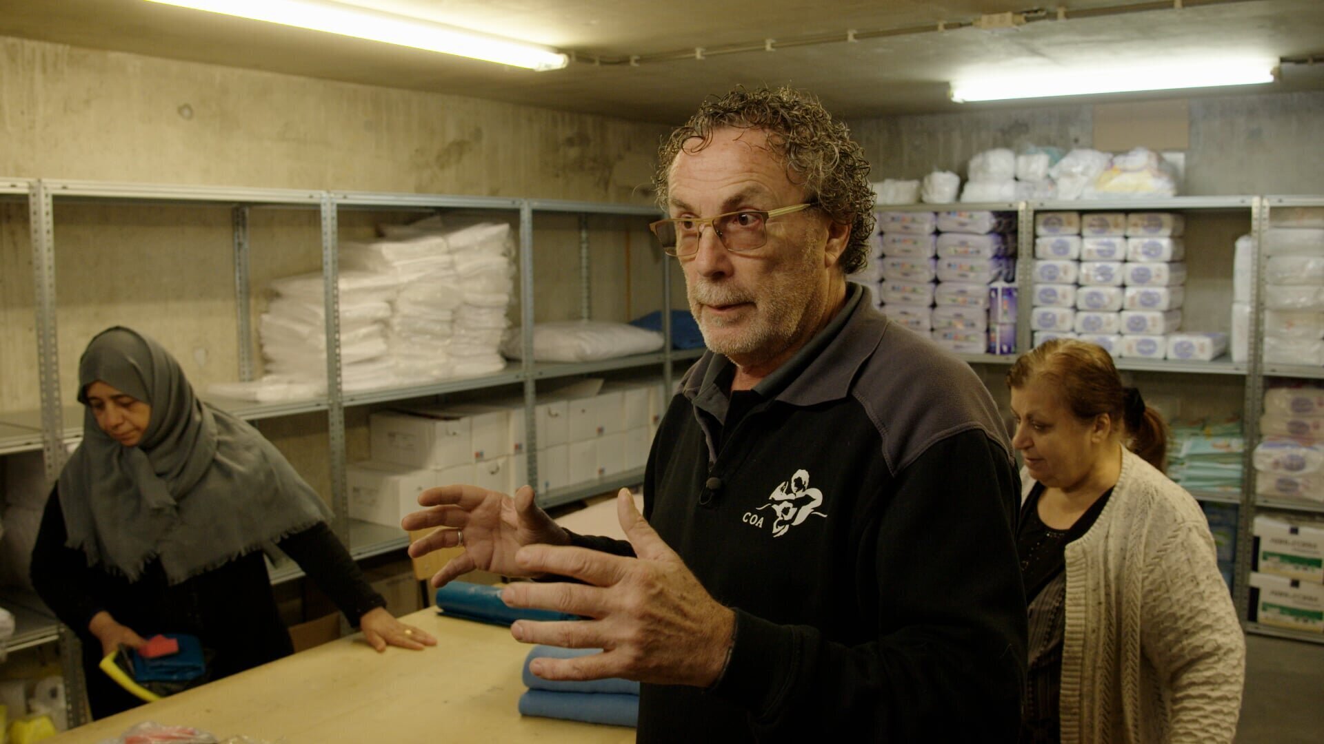 Feest en een kostbare kat in nieuwe aflevering Bij Ons op het AZC - TVgids.nl