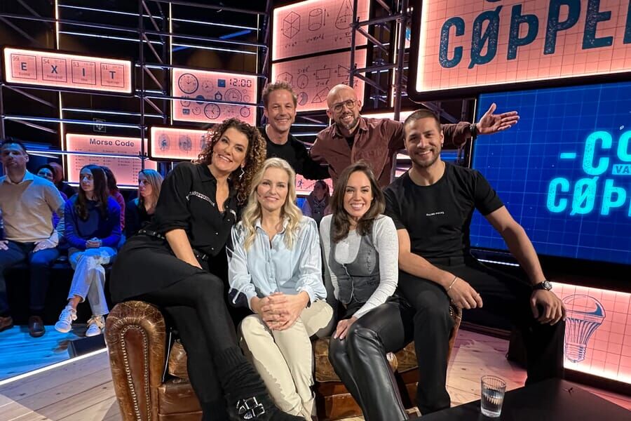 Nienke Plas en Juvat Westendorp moeten zien te ontsnappen in Code van ...