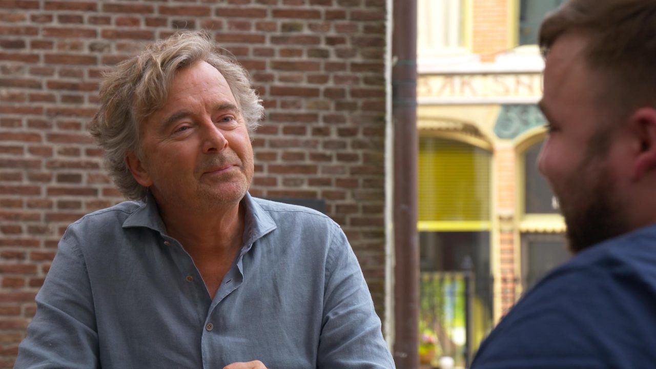 Bert van Leeuwen is terug met Het Familiediner - TVgids.nl
