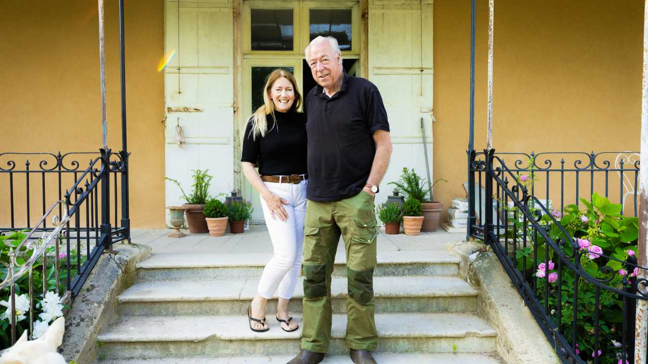 Emmy Postma geeft een rondleiding door Château des Chauvaux - TVgids.nl