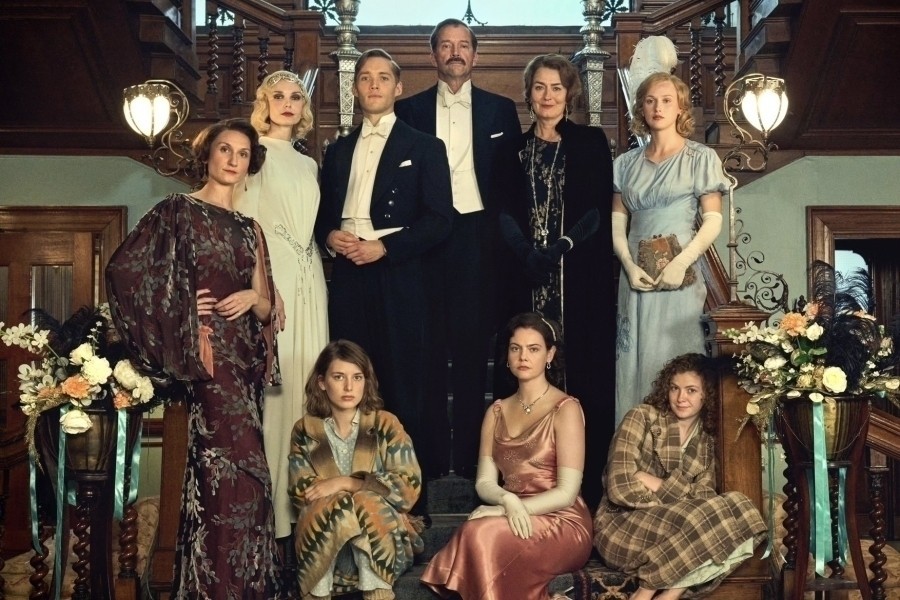 Outrageous (Serie, Drama) kijken - TVgids.nl